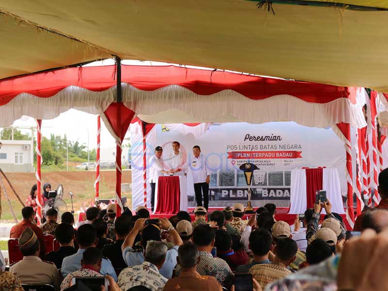 PLBN Badau Berciri Rumah Adat Betang Panjang - eQuator.co.id