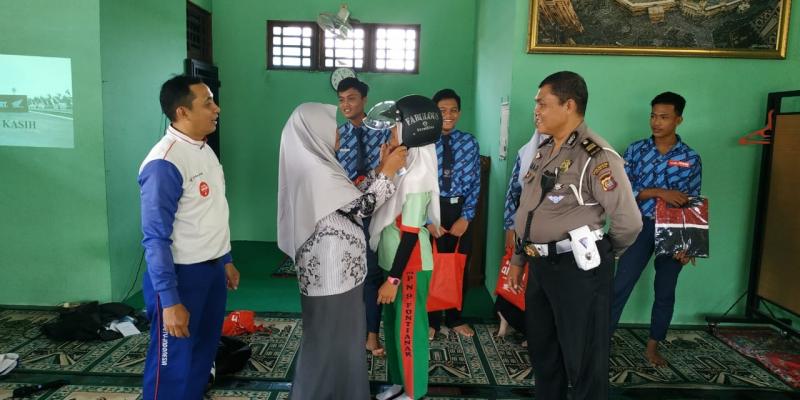 Edukasi Safety Riding Astra Motor Sasar Pelajar SMP - eQuator.co.id