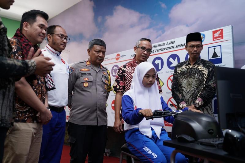 Perluas Komitmen, Safety Riding Lab Astra Honda Hadir di Tasikmalaya ...